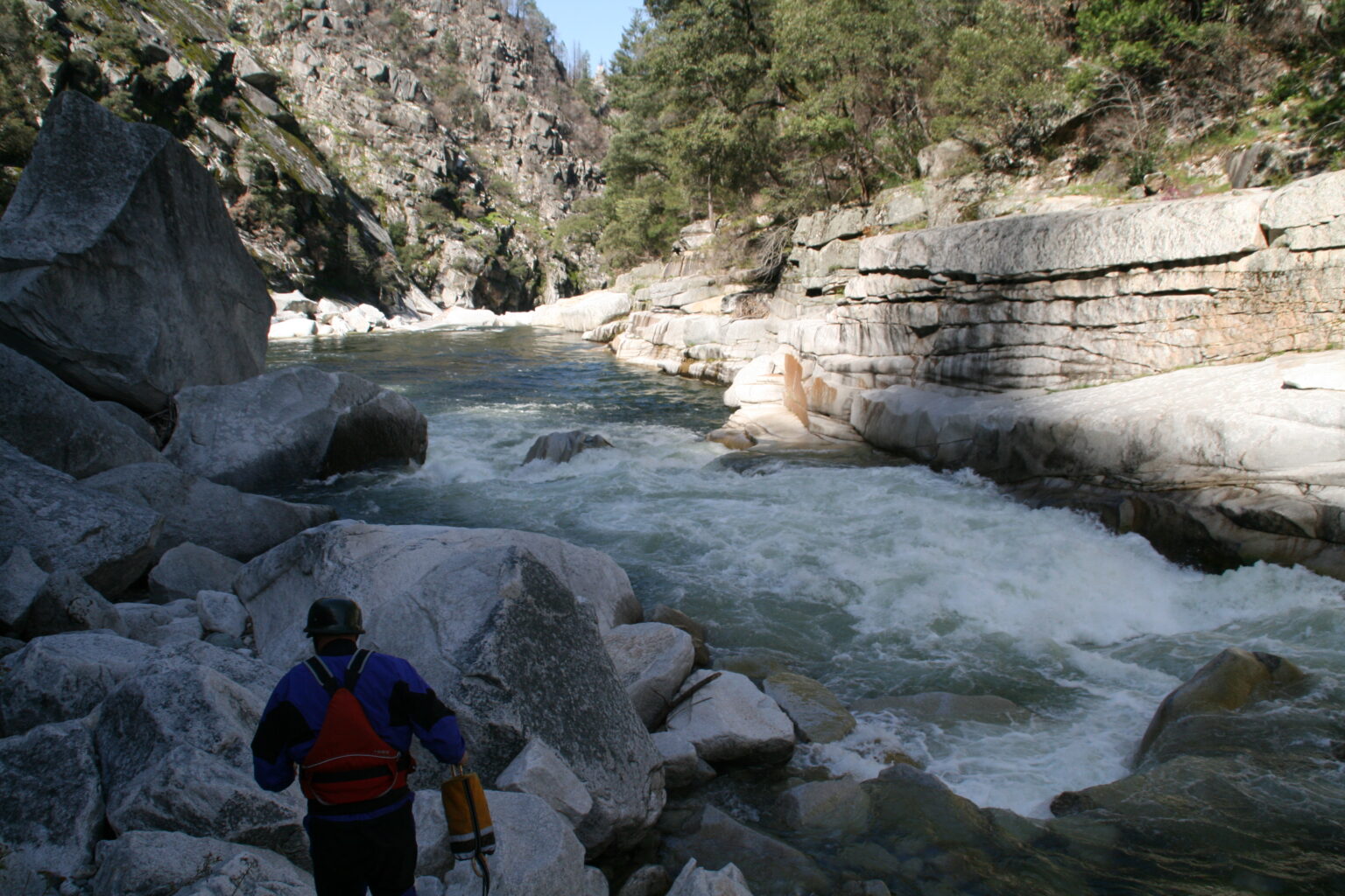 Throw Bags: Uses and Buying Guide - Best Rafting and Kayaking Expeditions